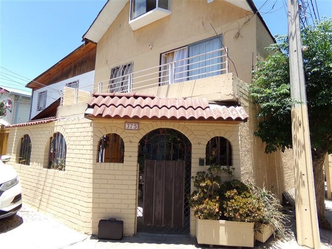 Casa en Venta en San Bernardo, metro cuatro pinos